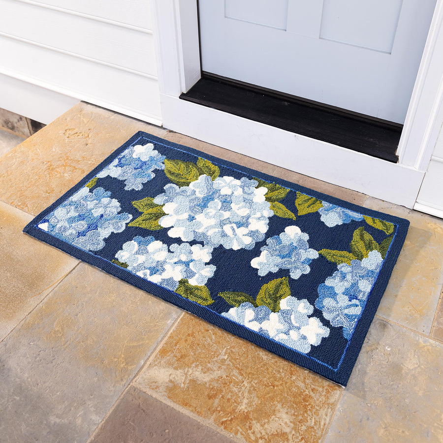 Hydrangeas Indoor/Outdoor Rug, 24" x 42" | Plow & Hearth