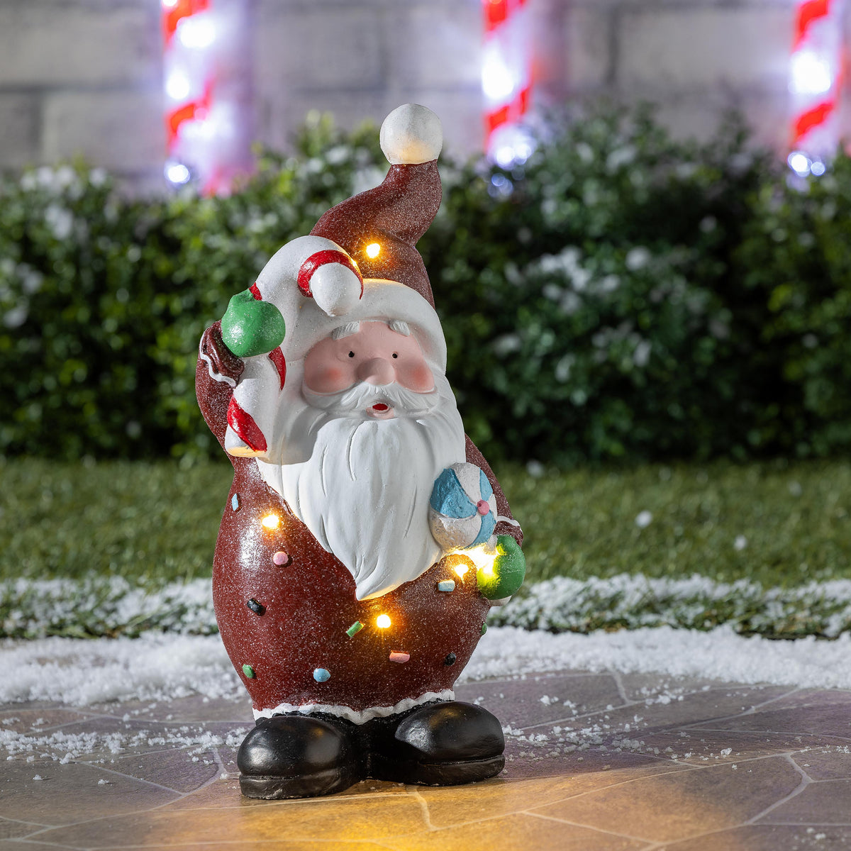 Baking Spirits Bright Santa LED Garden Statue – Plow & Hearth