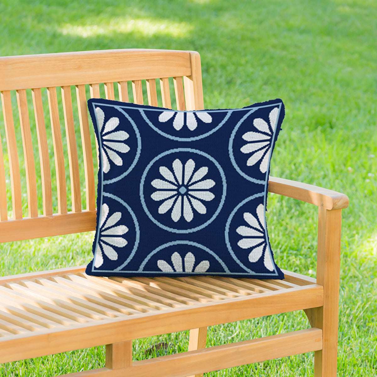 Blue Coastal Indoor/Outdoor Hooked Pillow 18"x18" – Plow & Hearth