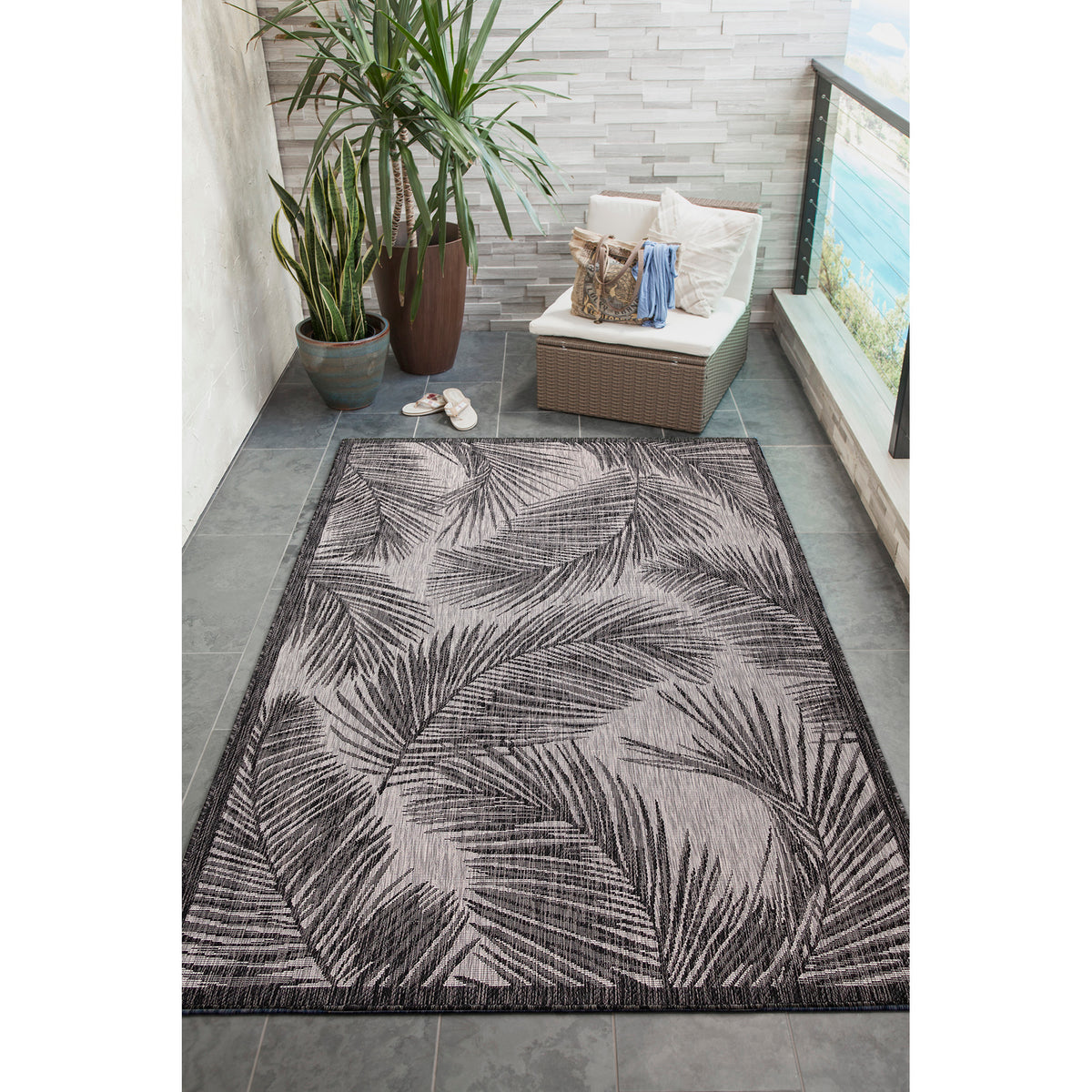 Liora Manne Carmel Fronds Indoor/Outdoor Area Rug Black – Plow & Hearth
