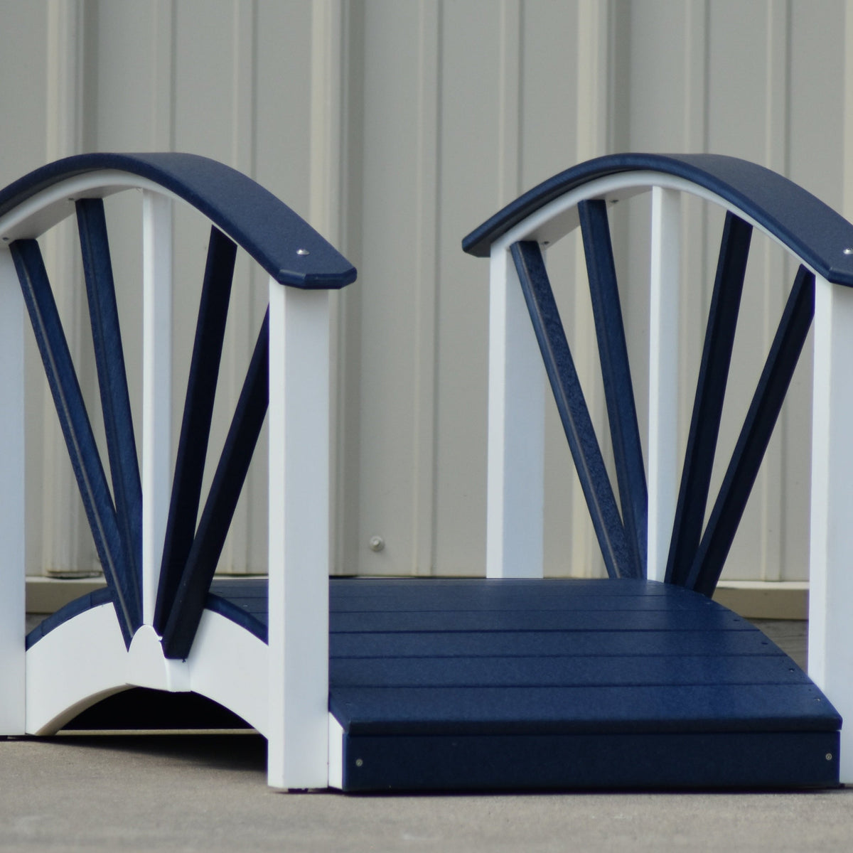 Poly Ornamental 3' Landscape Bridge, Patriot Blue and White – Plow & Hearth