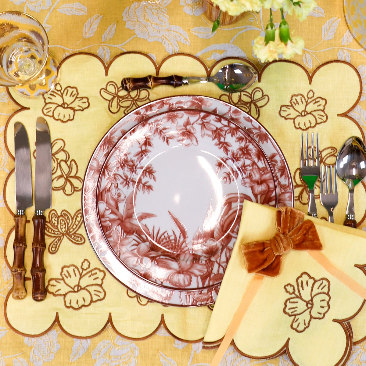 Sepia Estate Dinner Plate - Set of 4 (+1 Bonus Plate) – Plow & Hearth